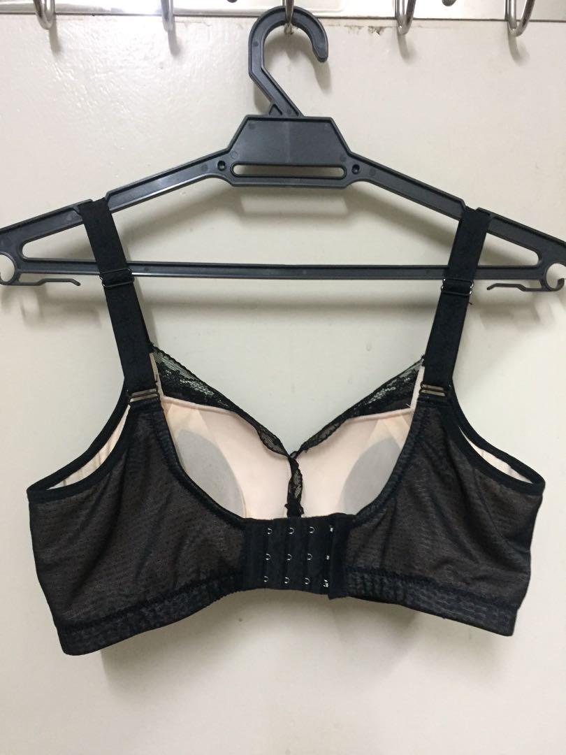 Sorella body contour Bra 75B, Women's Fashion, New Undergarments ...