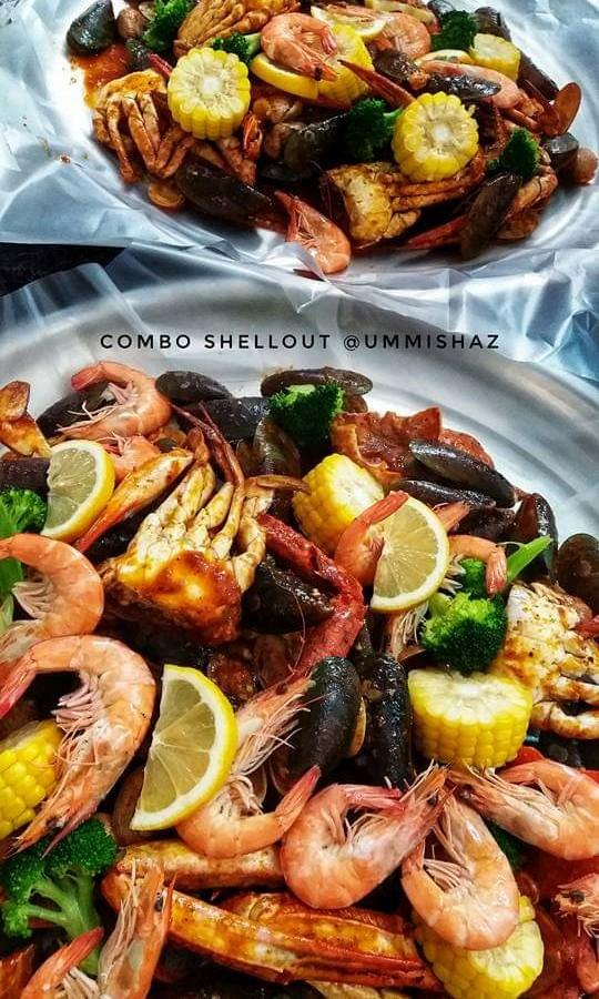 HALAL Combo Shellout, Food & Drinks, Packaged & Instant Food on Carousell