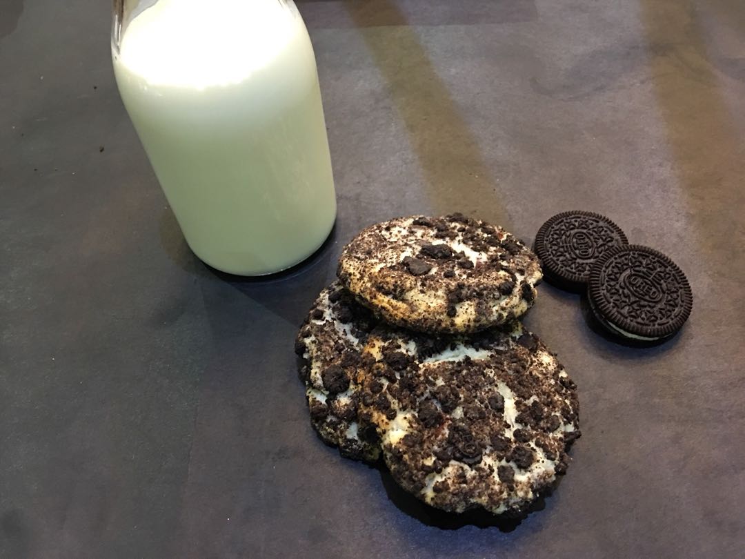 Jumbo Oreo Cheesecake Cookies, Food & Drinks, Homemade Bakes on Carousell