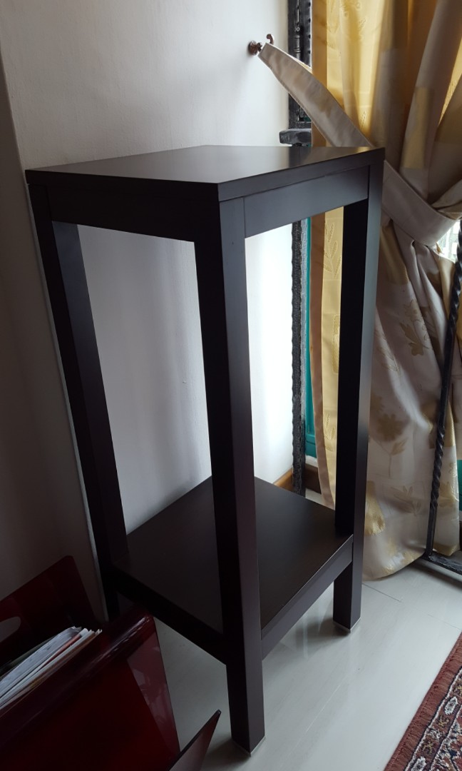 Display table, Furniture, Tables & Chairs on Carousell