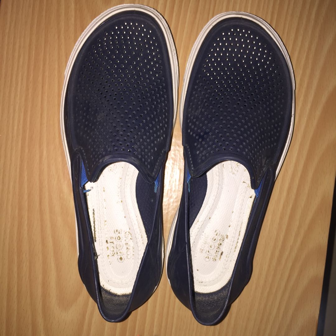 Original Crocs Iconic Shoes, Women's Fashion, Footwear, Sneakers on ...