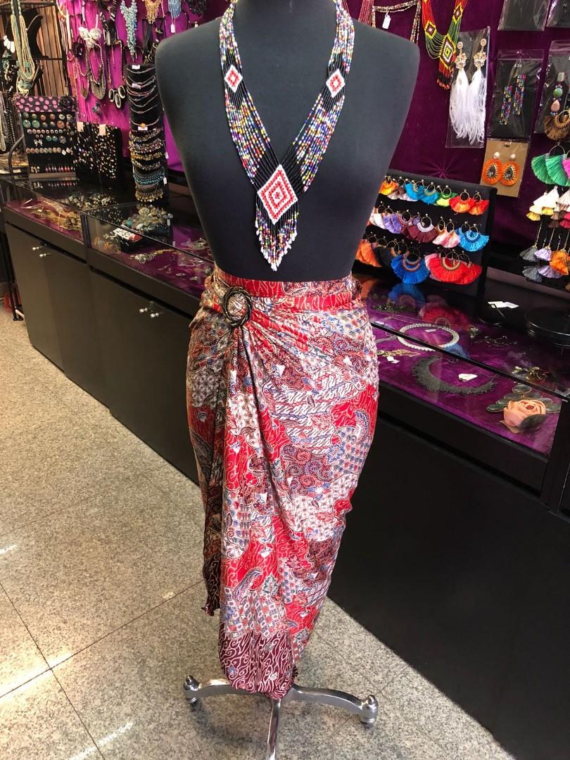 SARONG wrap batik sarung kebaya with buckle, Women's Fashion, Muslimah Fashion, Dresses on Carousell