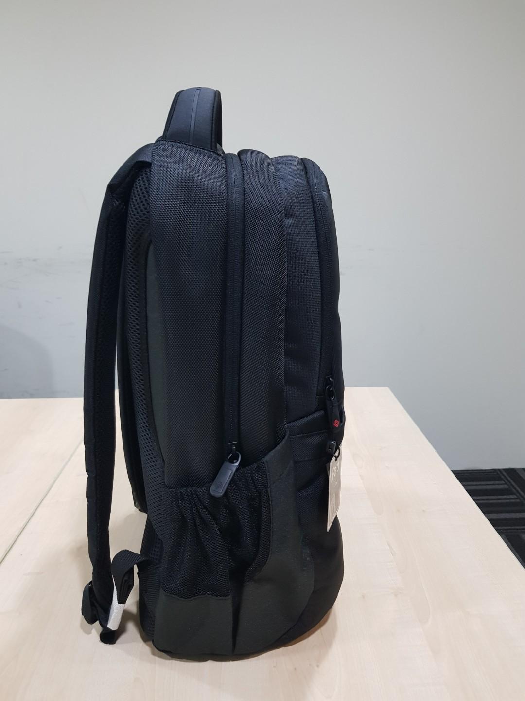 Samsonite Backpack with Laptop Compartment, Computers & Tech, Parts ...