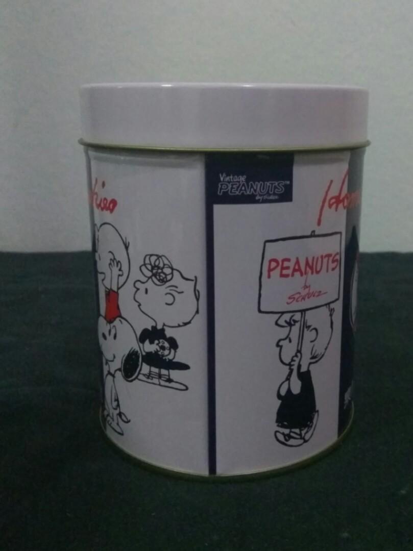 Snoopy peanuts tin, Hobbies & Toys, Collectibles & Memorabilia, Vintage ...