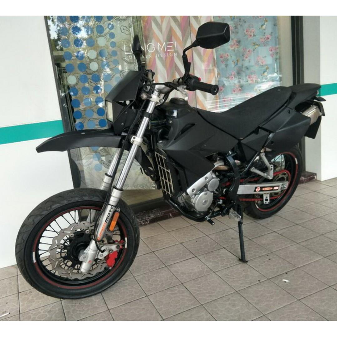 CPI 捷穎 SM 250林道越野之王霸氣登場, 機車, 重機在旋轉拍賣