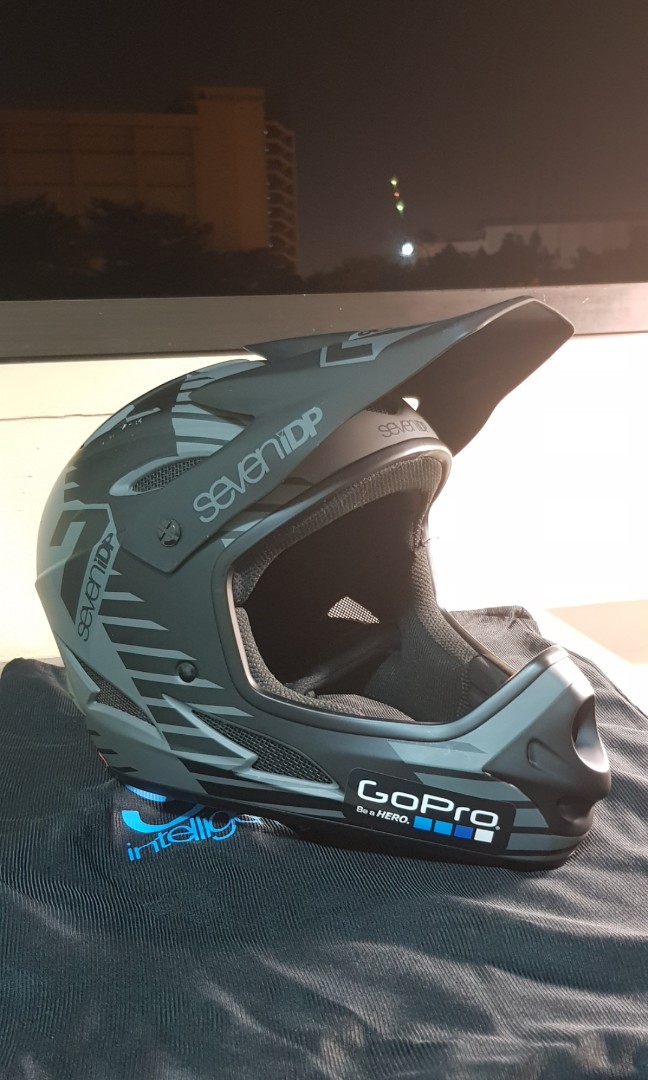 SEVEN IDP Helmet, Sports Equipment, Bicycles & Parts, Parts ...