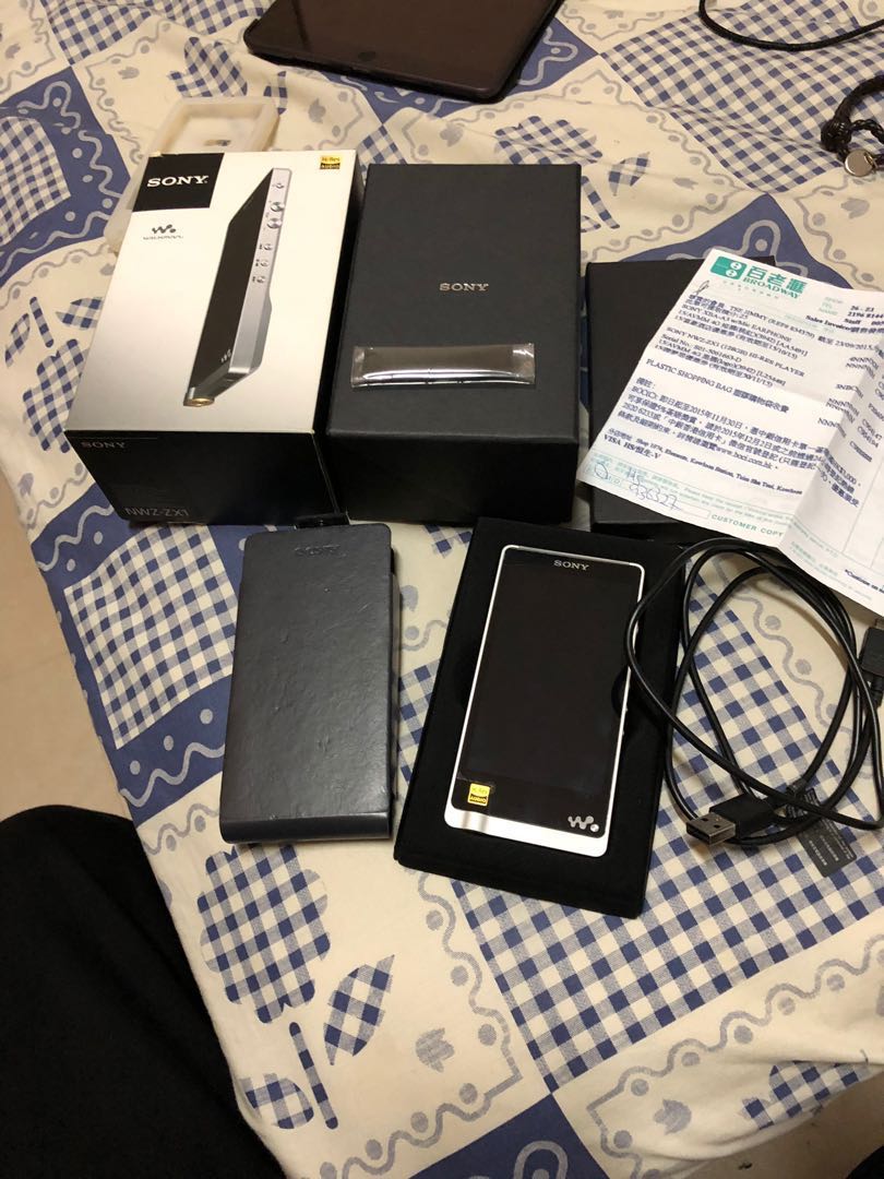 Sony Walkman NWZ-ZX1 player Hi-Res Audio, 音響器材, 可攜式音響設備 - Carousell