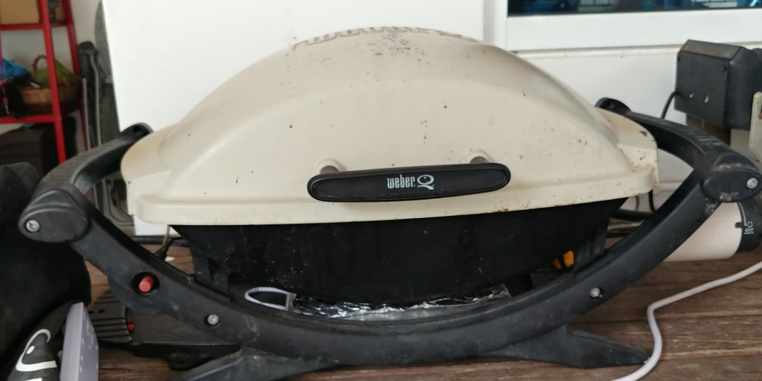 Weber Q2000 barbecue incl plancha set, TV & Home Appliances, Kitchen ...