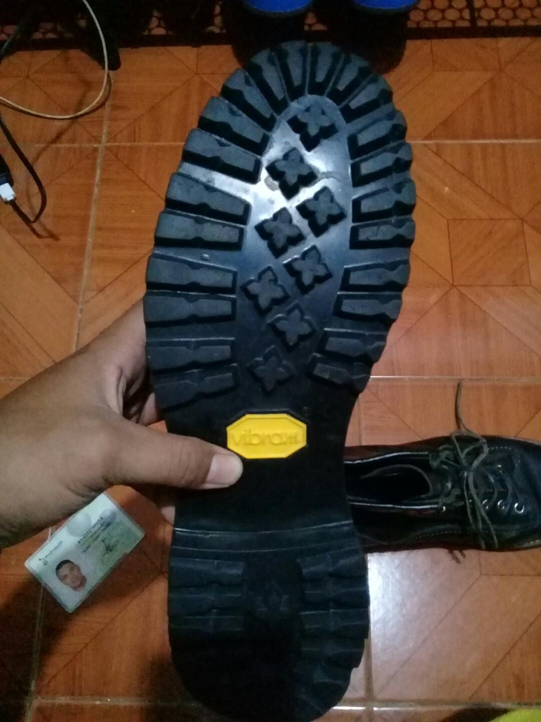 AUTHENTIC RED WING LINEMAN 2934, Men's Fashion, Footwear, Boots on ...