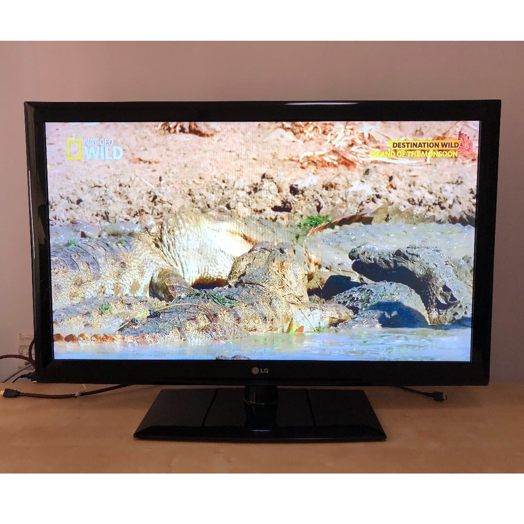 LG 42" Full HD 1080p LED TV (42LE4500), TV & Home Appliances, TV ...