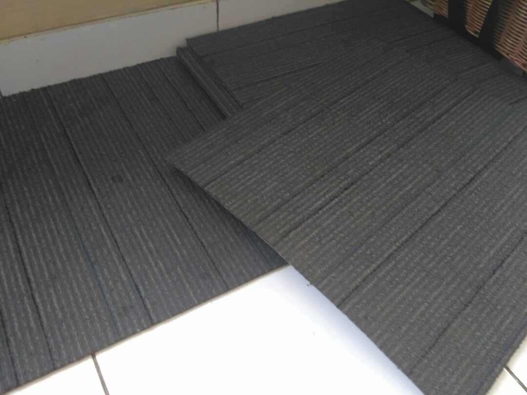 Tile Karpet Lantai, Perabotan Rumah di Carousell