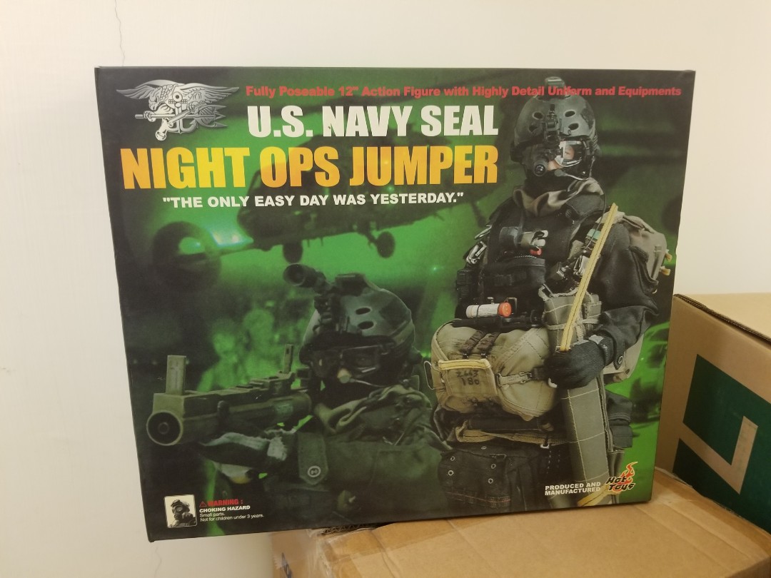 絕版 Hot toys U.S NAVY SEAL NIGHT OPS JUMPER, 興趣及遊戲, 玩具 & 遊戲類 - Carousell
