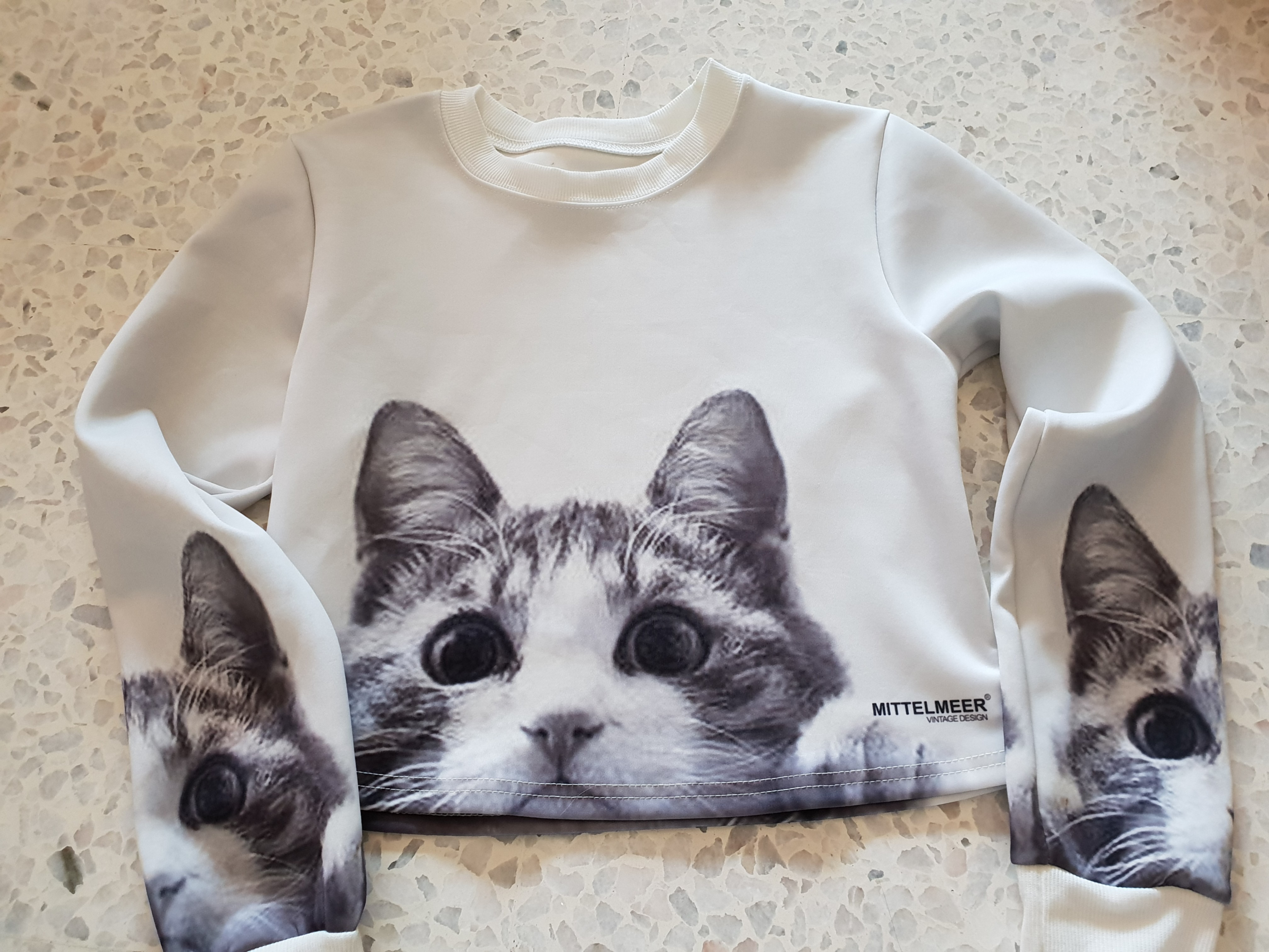 Cute cat top, Women's Fashion, Tops, Other Tops on Carousell