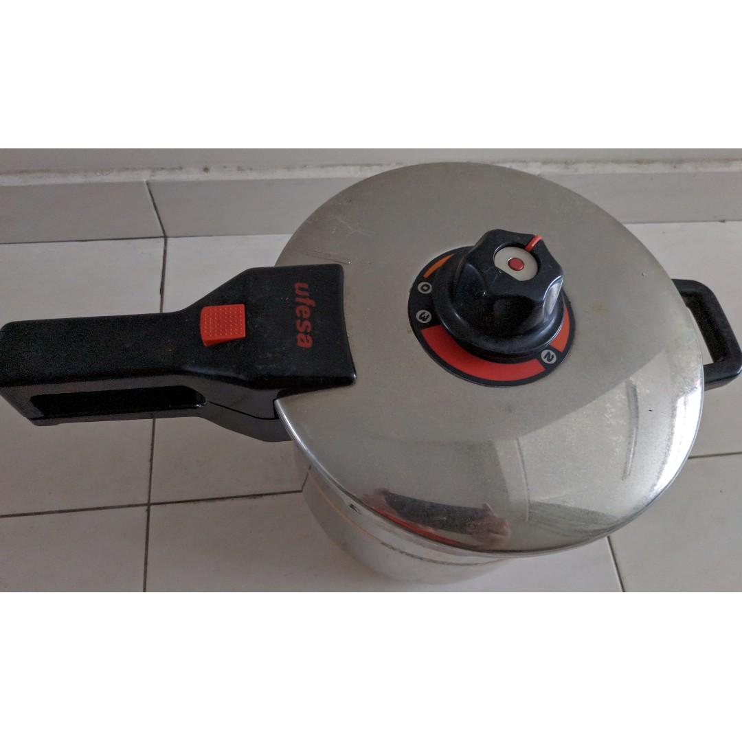 Pressure Cooker, hardly use., TV & Home Appliances, Kitchen Appliances ...