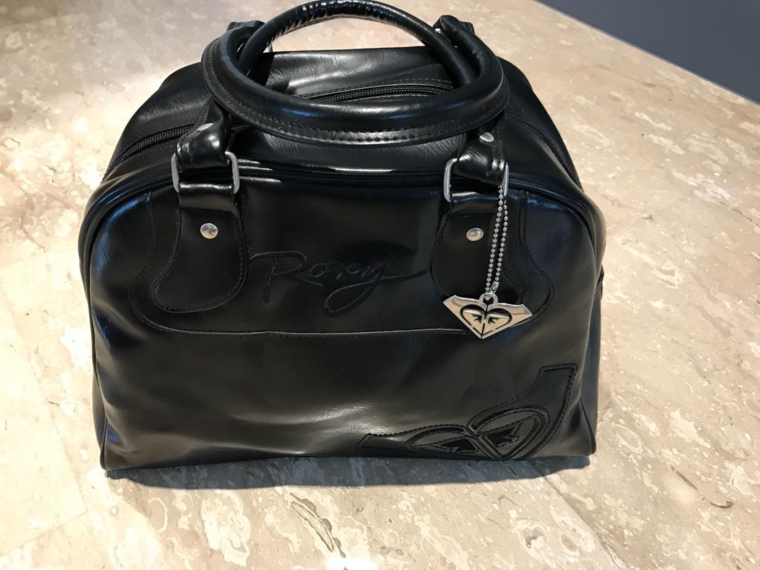 Roxy Duffel Bag, Women's Fashion, Bags & Wallets, Tote Bags on Carousell