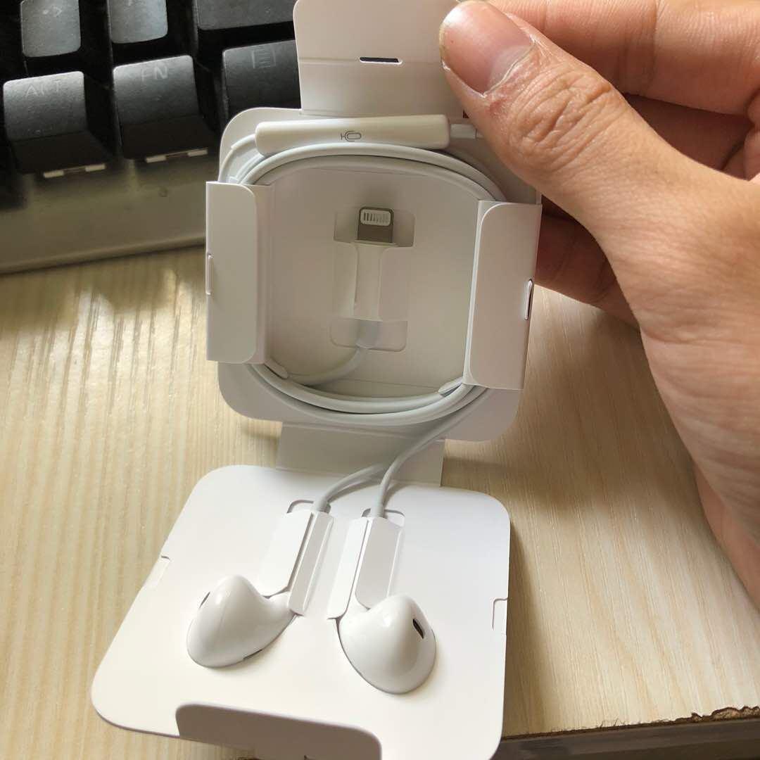 Apple Earpods Lightning Connector, Mobile Phones & Gadgets, Mobile ...