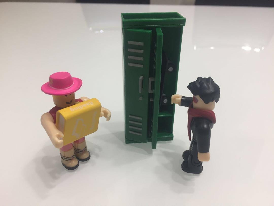 Roblox figurines-Roblox Highschool, Hobbies & Toys, Toys & Games on ...