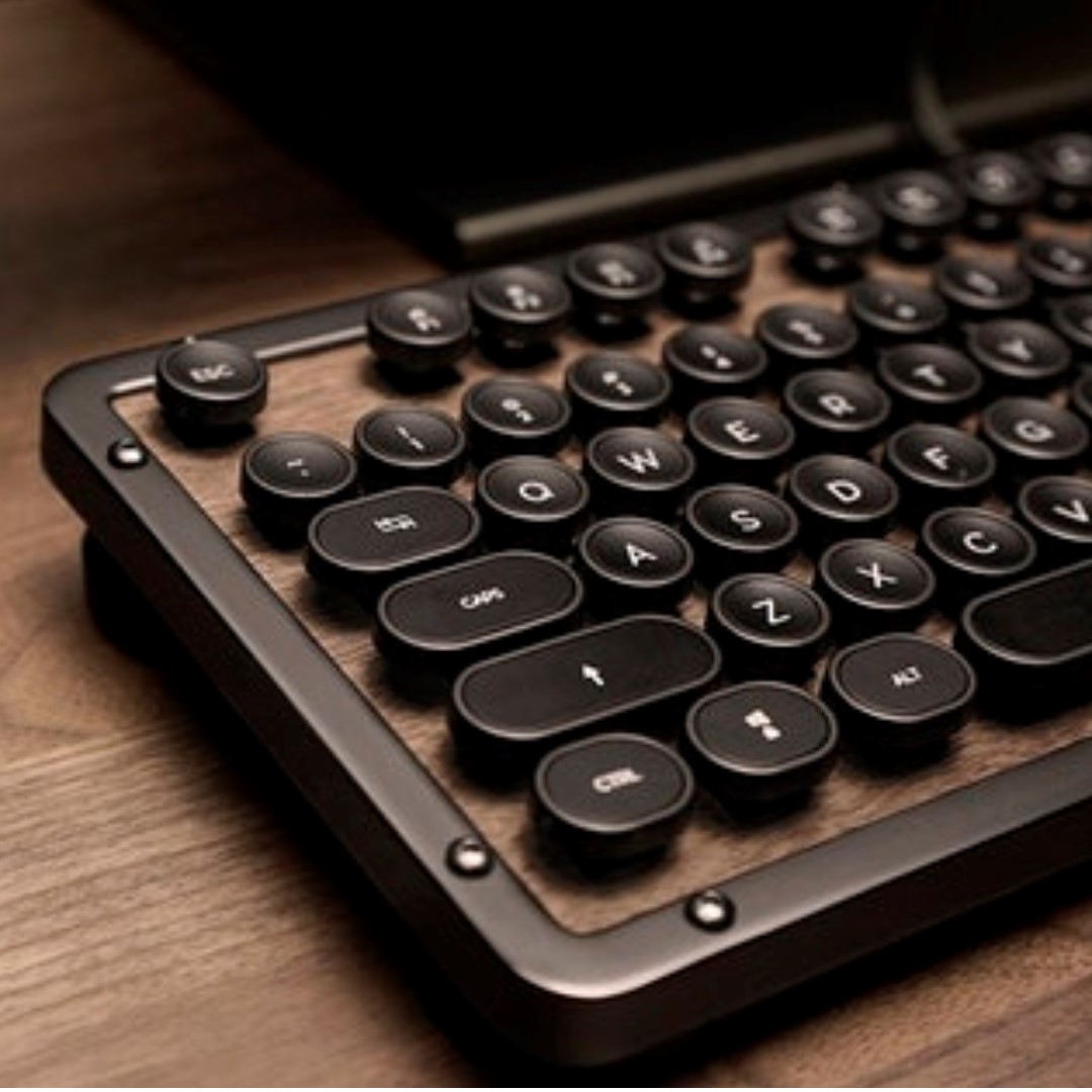 Azio Retro Classic Mechanical Keyboard, Computers & Tech, Parts ...