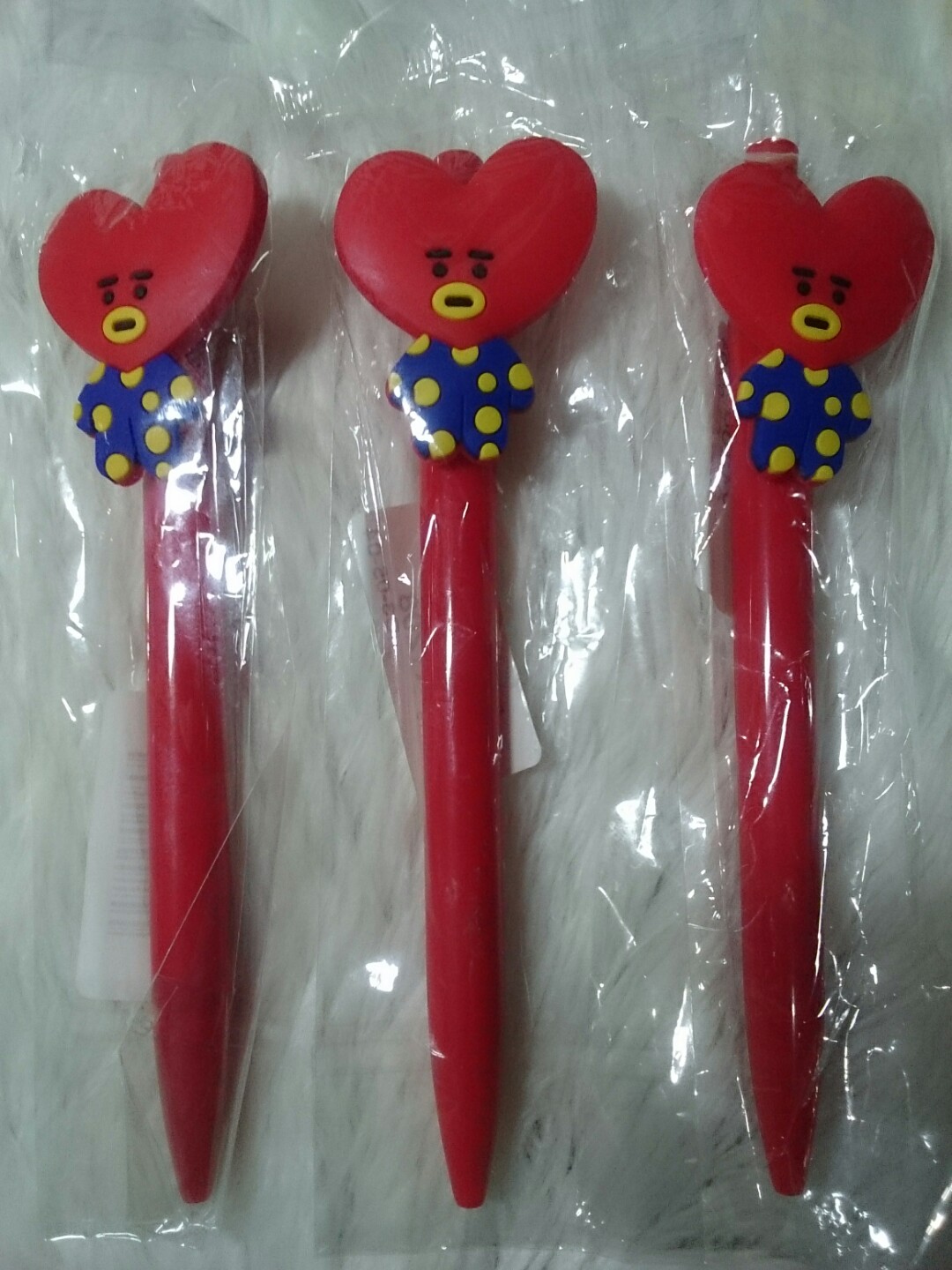 BT21 TATA UNOFFICIAL PEN, Hobbies & Toys, Memorabilia & Collectibles, K ...