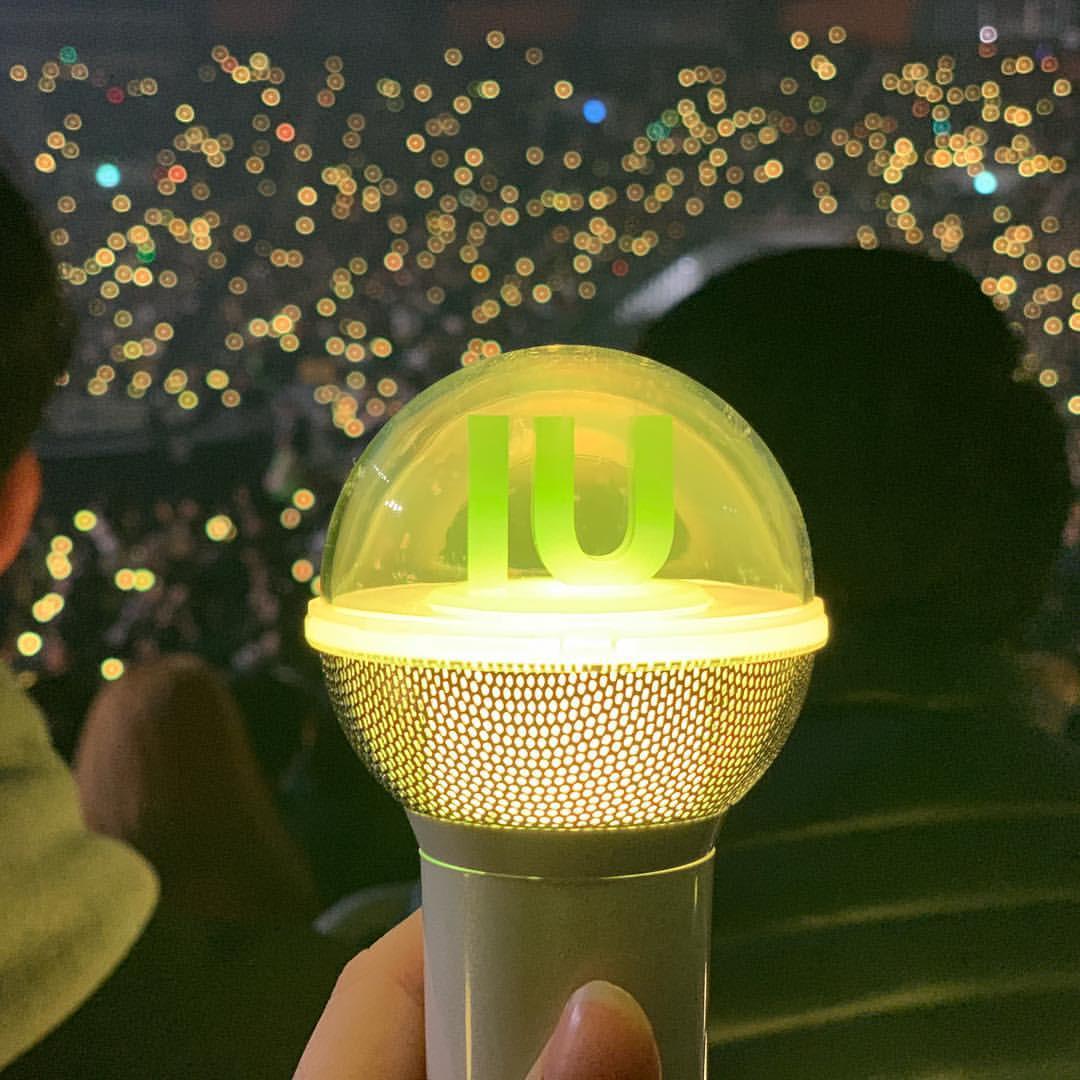 IU OFFICIAL Concert LIGHT STICK V2, Hobbies & Toys, Memorabilia ...