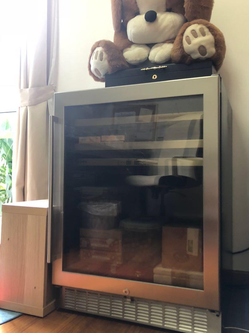 KAdeKA wine chiller/ wine storage/ cigar chiller / mini fridge, TV ...