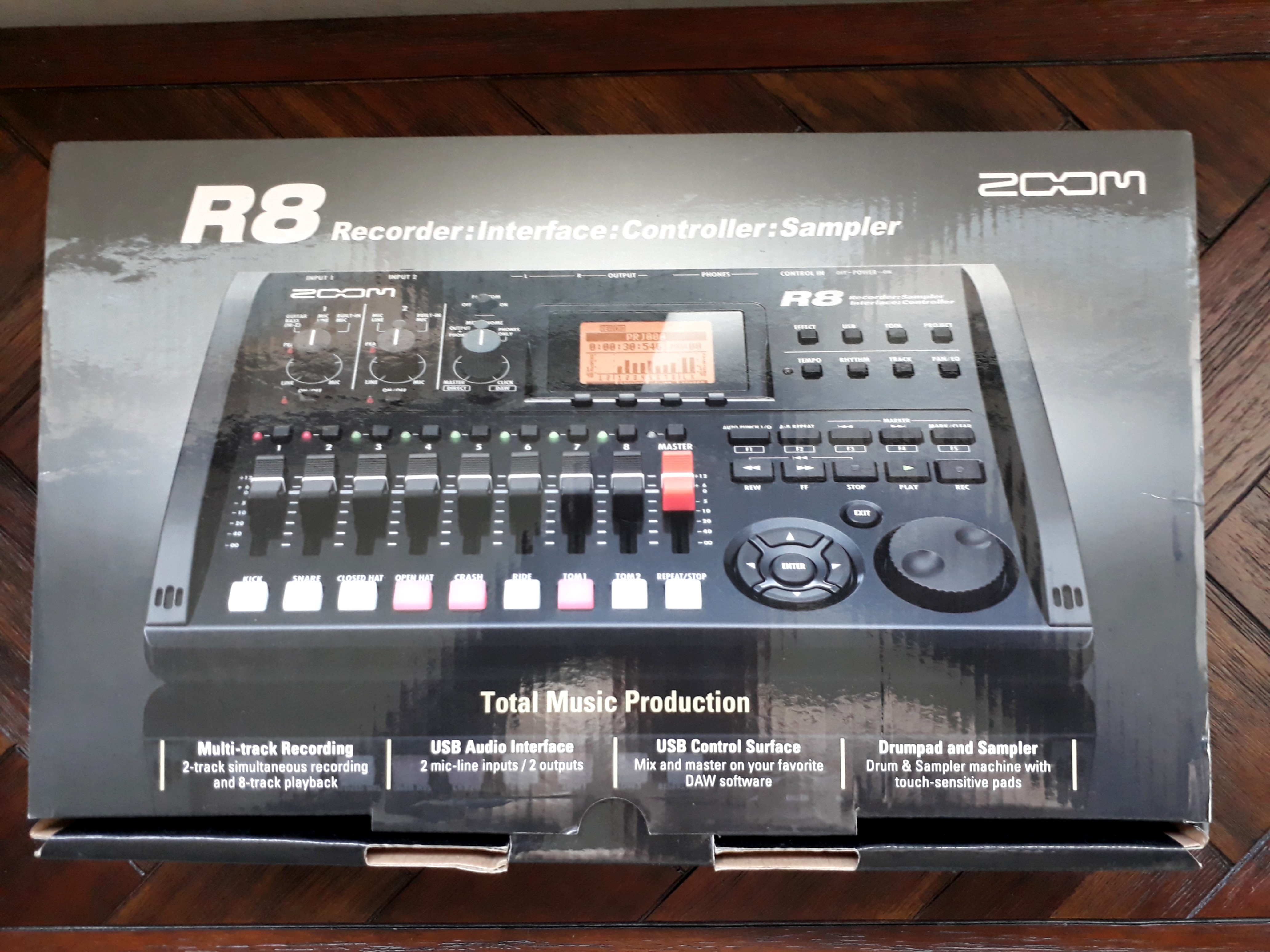 Zoom R8 Multitrack Recorder/Audio Interface/Controller/Sampler, Hobbies & Toys, Music & Media ...
