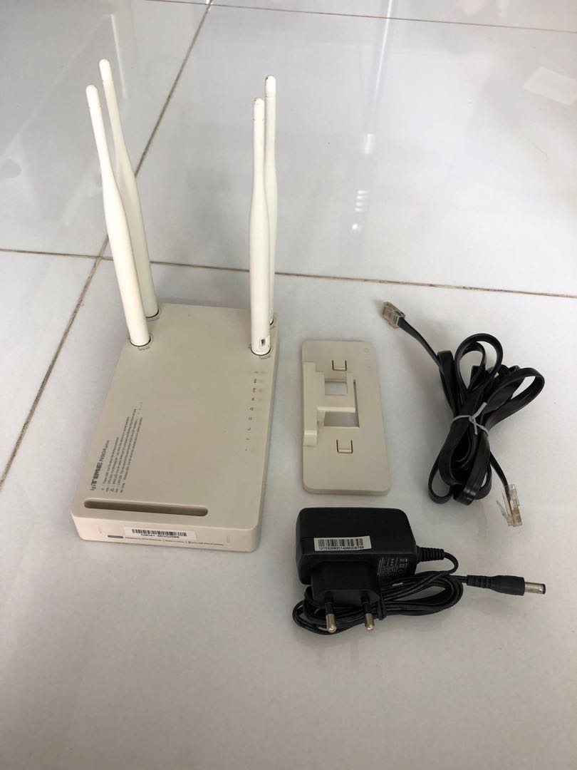 Internet Wi-Fi Router (4 antennas), Computers & Tech, Parts ...