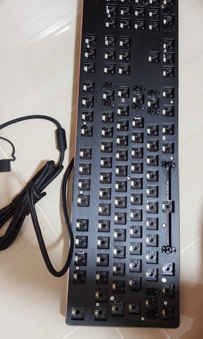 Glorious RGB mechanical keyboard base (swappable switchboard ...