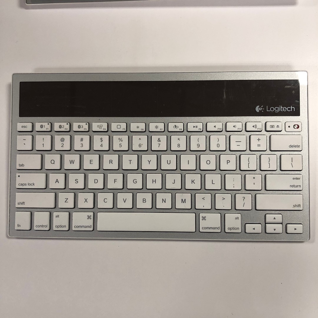 Logitech K760 Wireless Keyboard 無線鍵盤, 電腦＆科技, 電腦周邊及配件, 電腦鍵盤及相關產品 - Carousell