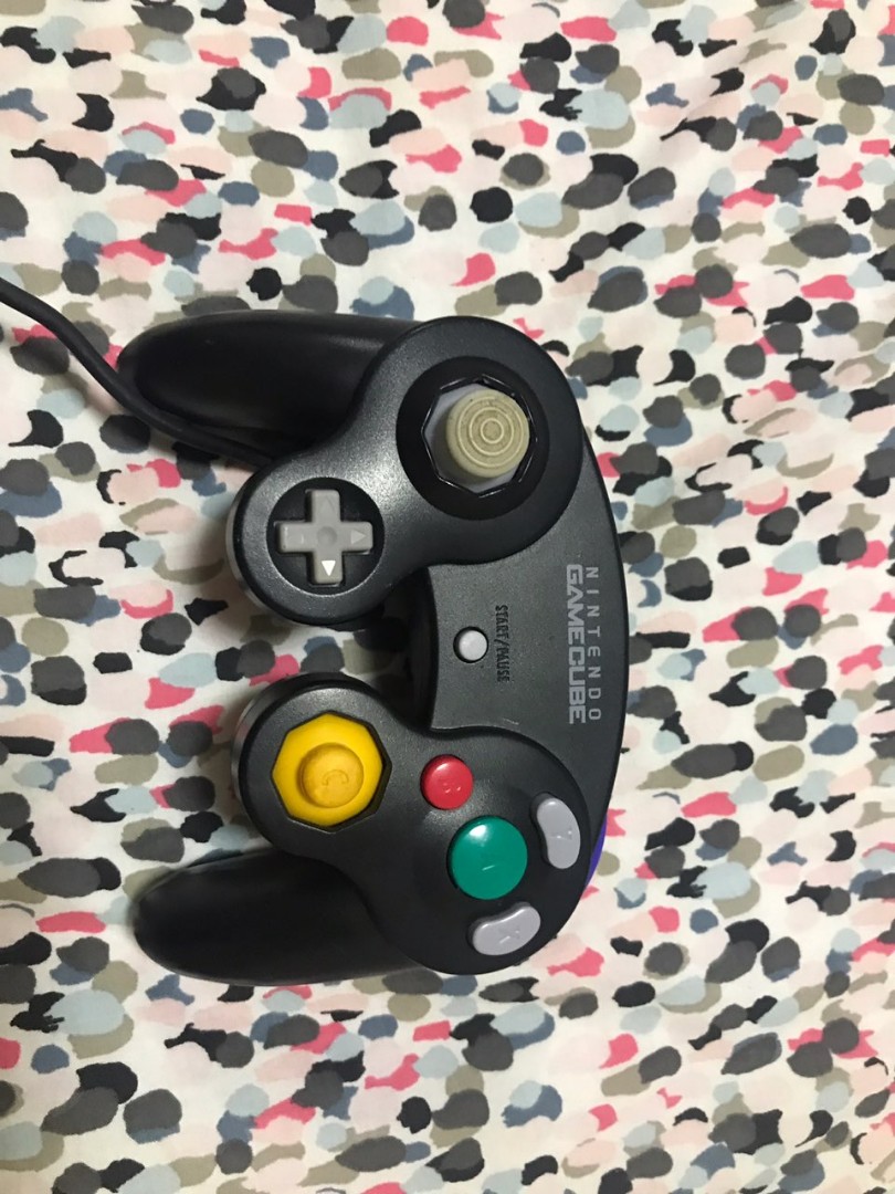 Matt Black Gamecube controller, Video Gaming, Gaming Accessories, Controllers on Carousell