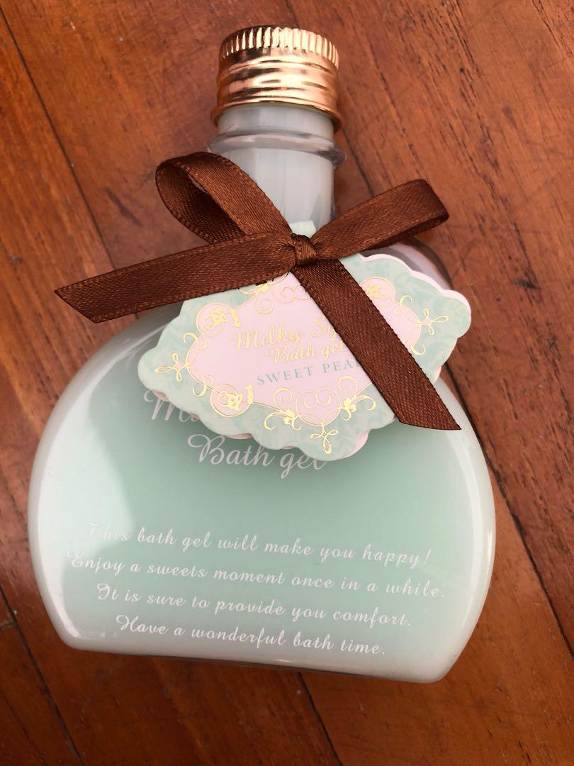 Milky syrup bath gel - sweet pear, Beauty & Personal Care, Bath & Body ...