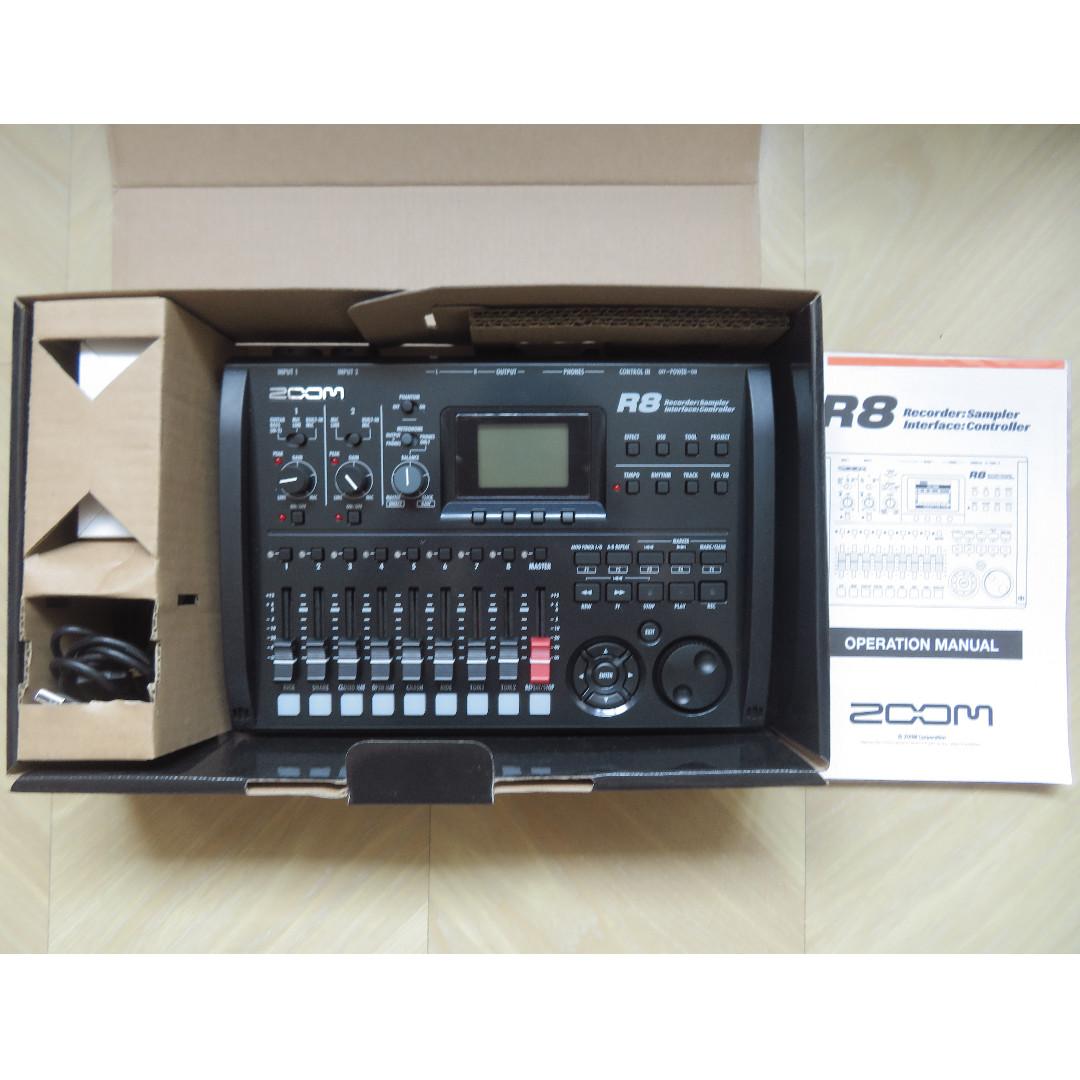 Zoom R8 Multitrack Recorder/Audio Interface/Controller/Sampler, Hobbies ...