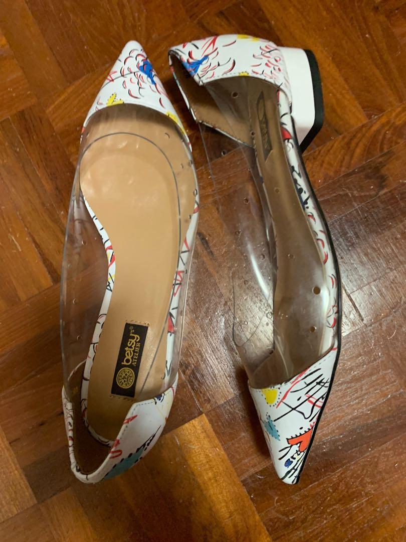 Betsy design flats, Women's Fashion, Footwear, Flats on Carousell
