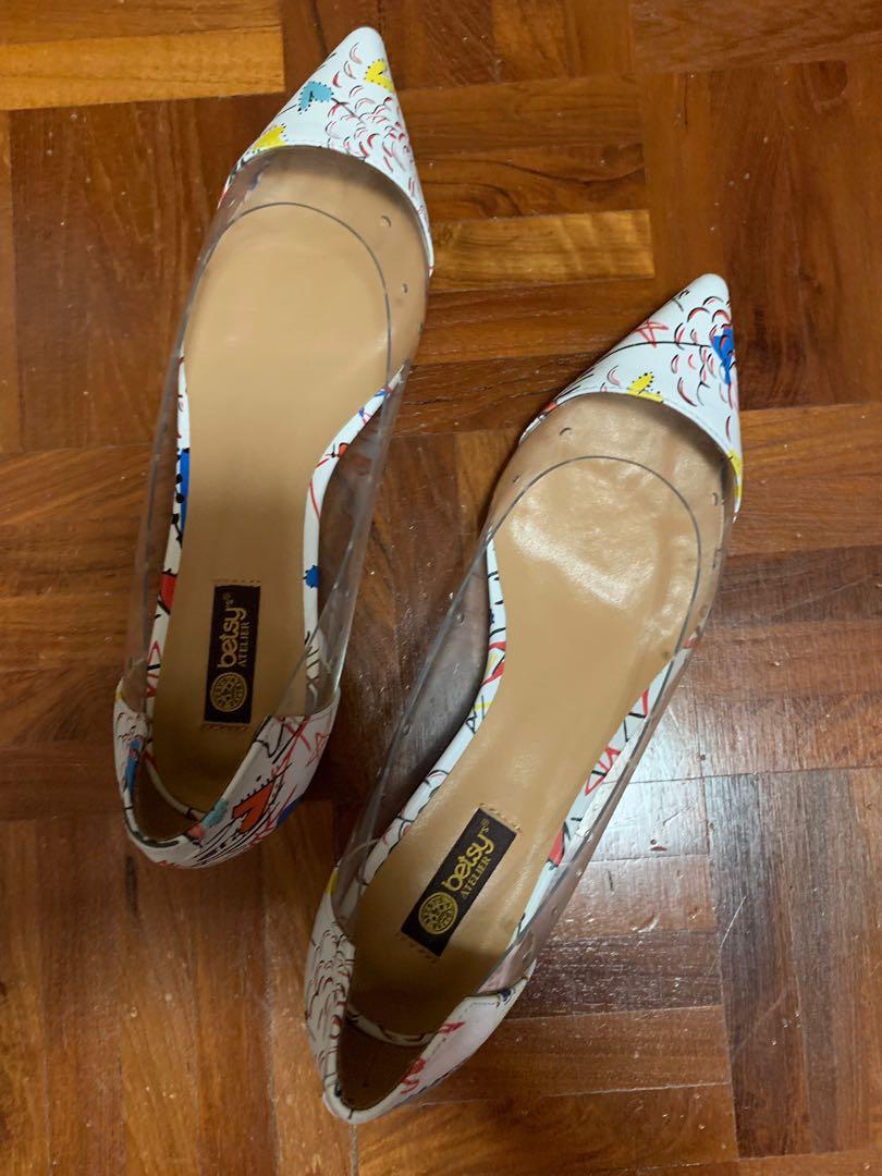 Betsy design flats, Women's Fashion, Footwear, Flats on Carousell