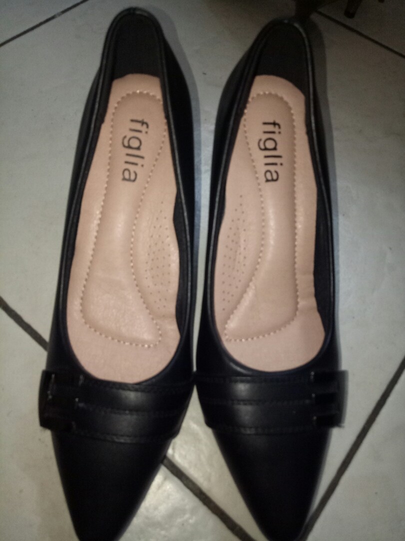 Figlia Black shoes with heels, Women's Fashion, Footwear, Heels on ...