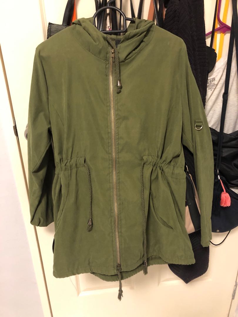 Green parka/jacket, Women's Fashion, Coats, Jackets and Outerwear on ...