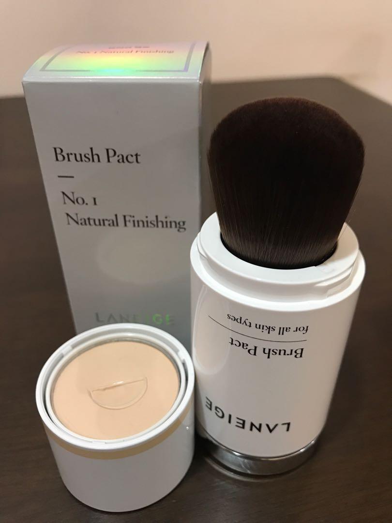 Laneige Brush Pact, Beauty & Personal Care, Face, Makeup on Carousell