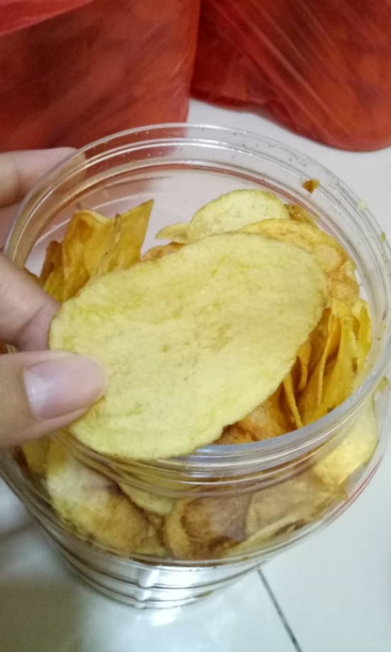 Homemade potato chips / Kerepek Kentang Sedap, Food & Drinks, Packaged ...