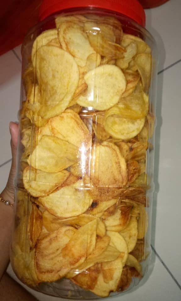 Homemade potato chips / Kerepek Kentang Sedap, Food & Drinks, Packaged ...