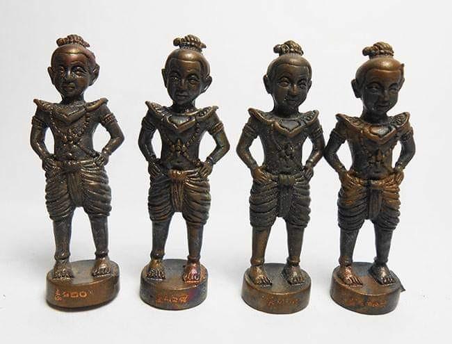 Kuman Thong Lp Sakorn 2554 Thai Amulet, Hobbies & Toys, Memorabilia ...