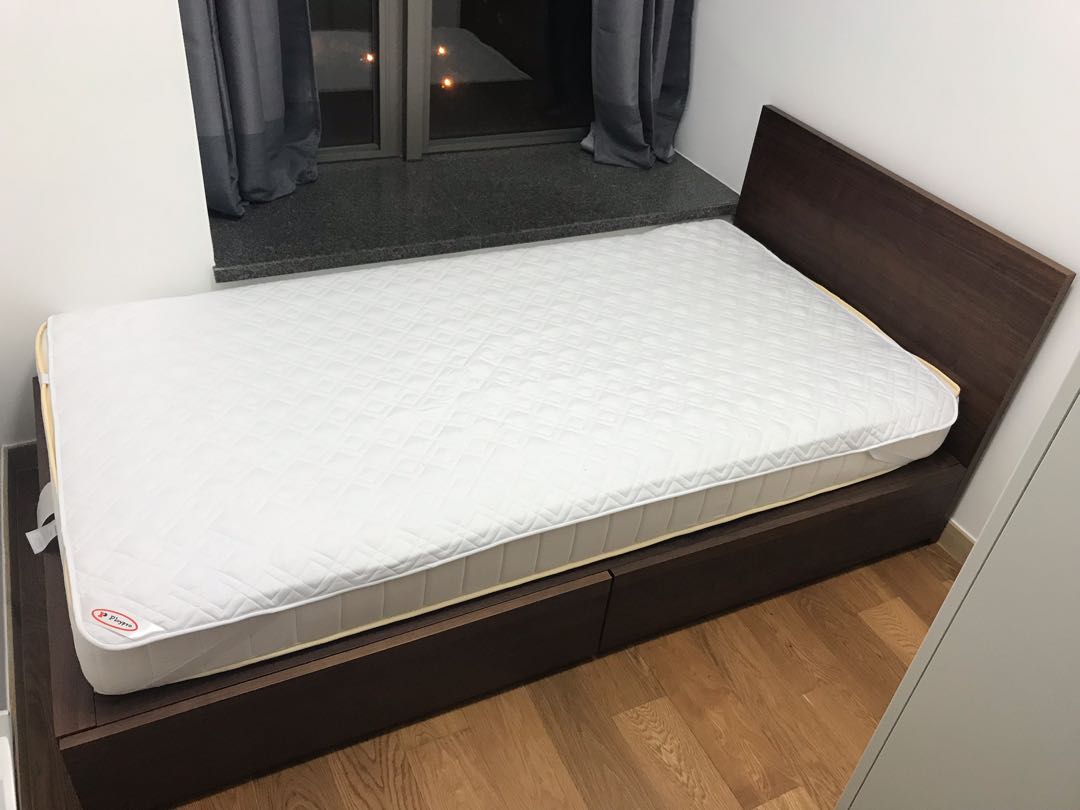 MUJI Walnut Single Storage Bed with Headboard and Mattress, 傢俬＆家居, 傢俬 ...