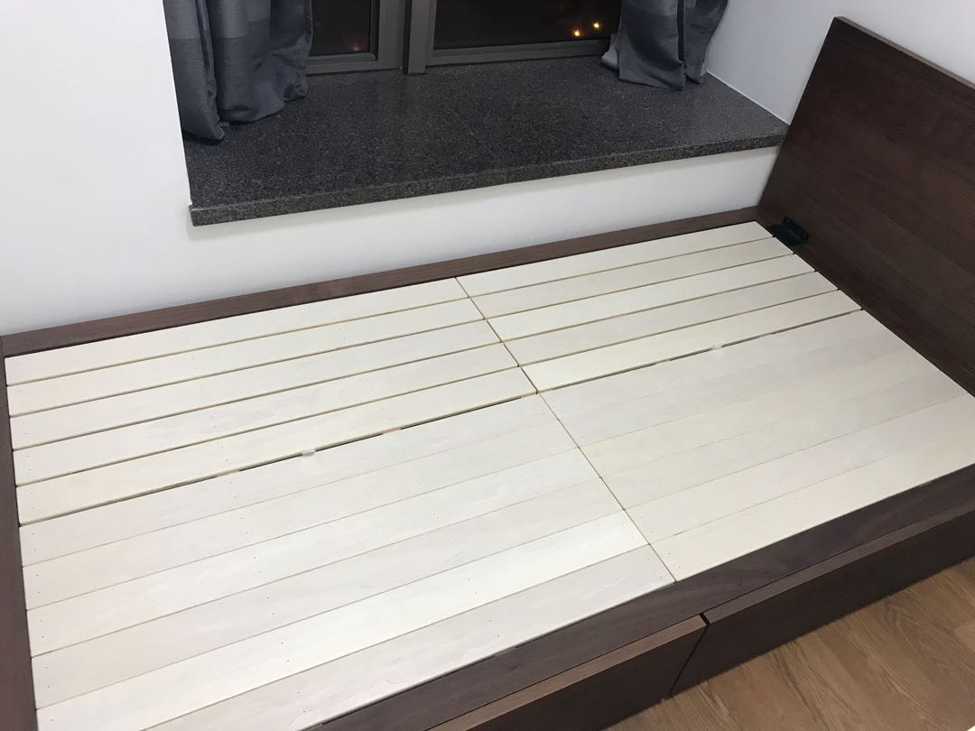 MUJI Walnut Single Storage Bed with Headboard and Mattress, 傢俬＆家居, 傢俬 ...
