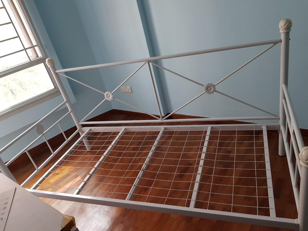 Single Daybed, Furniture & Home Living, Furniture, Bed Frames ...