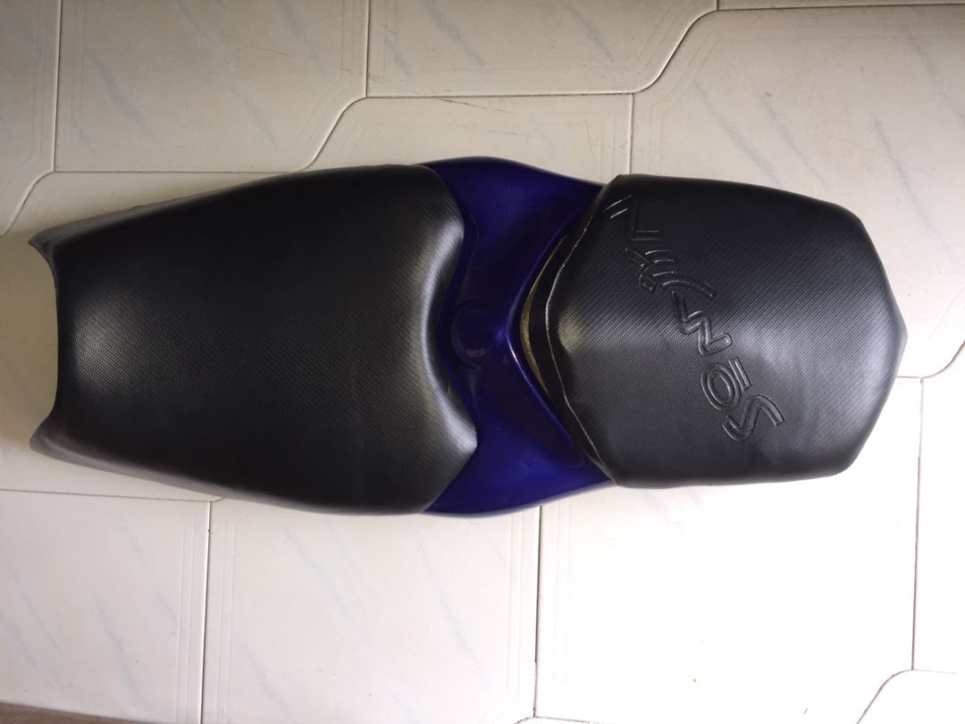 R15 v1 Split Seat, Motorcycles, Motorcycle Accessories on Carousell