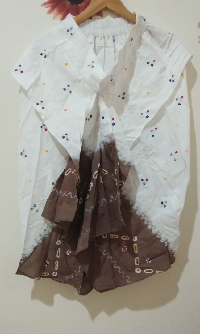 rok jumputan lucu, Fesyen Wanita, Pakaian Wanita, Bawahan di Carousell