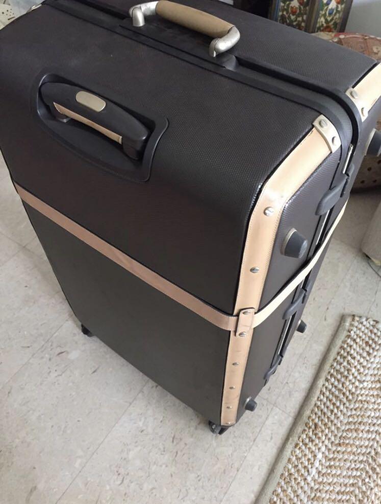 Samsonite vintage Luggage, Hobbies & Toys, Travel, Luggage on Carousell