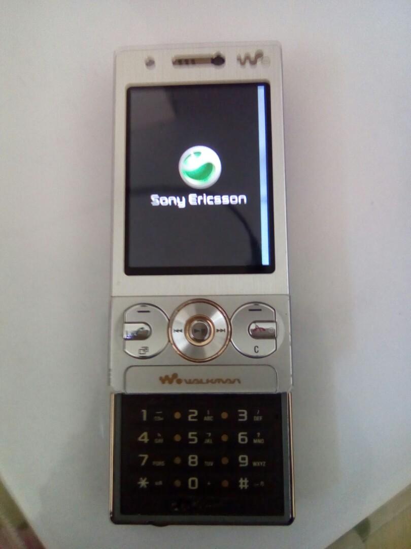 Sony Ericsson W705 銀色机身非常靚仔功能正常！, 手提電話, 手機, Android 安卓手機, Sony - Carousell