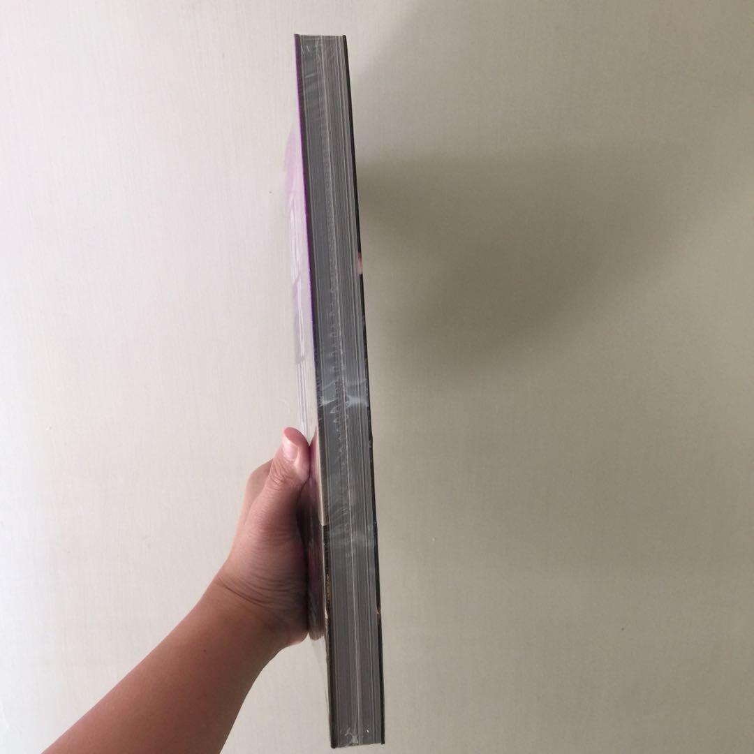 嵐 arashi is alive photobook, 興趣及遊戲, 收藏品及紀念品, 明星周邊 - Carousell