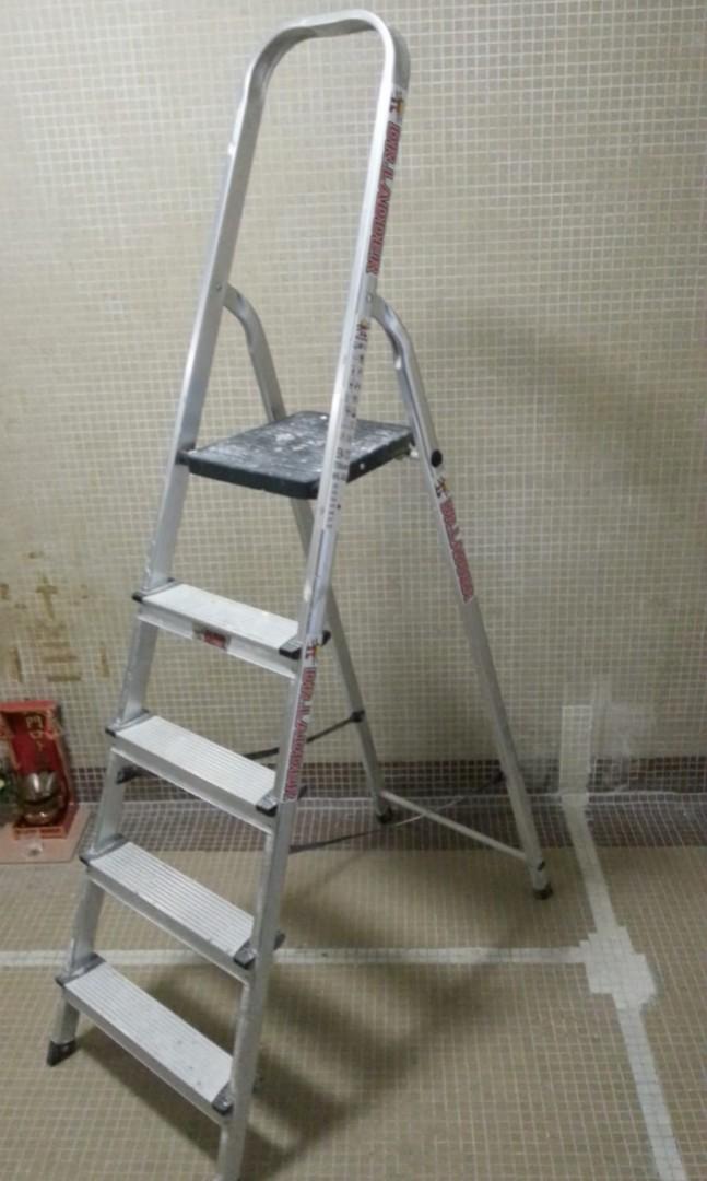 Home Use Step Ladder, 傢俬＆家居, 其他, 梯 - Carousell