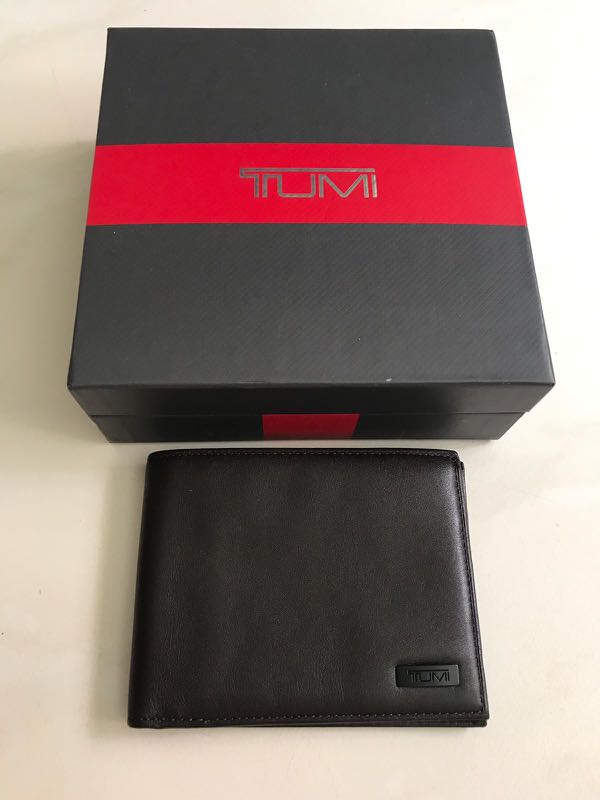 Tumi Wallet, Men's Fashion, Watches & Accessories, Wallets & Card ...